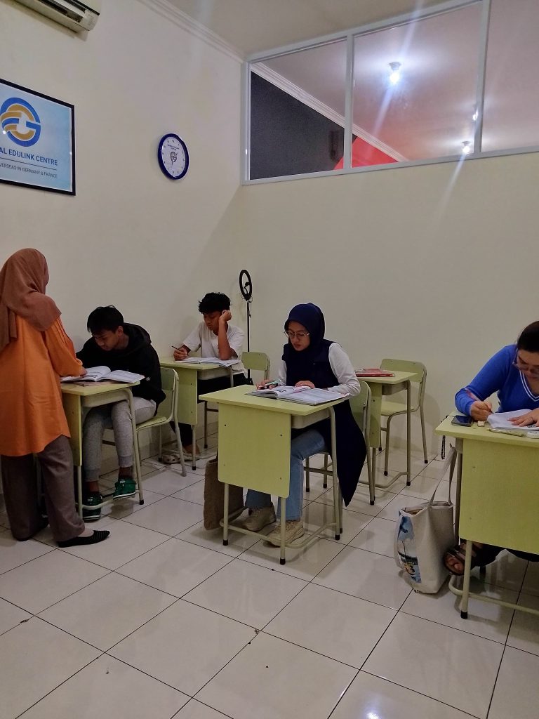 Kursus Bahasa Jerman Cibubur – Promo Terbatas, Siap Berangkat ke Jerman ...